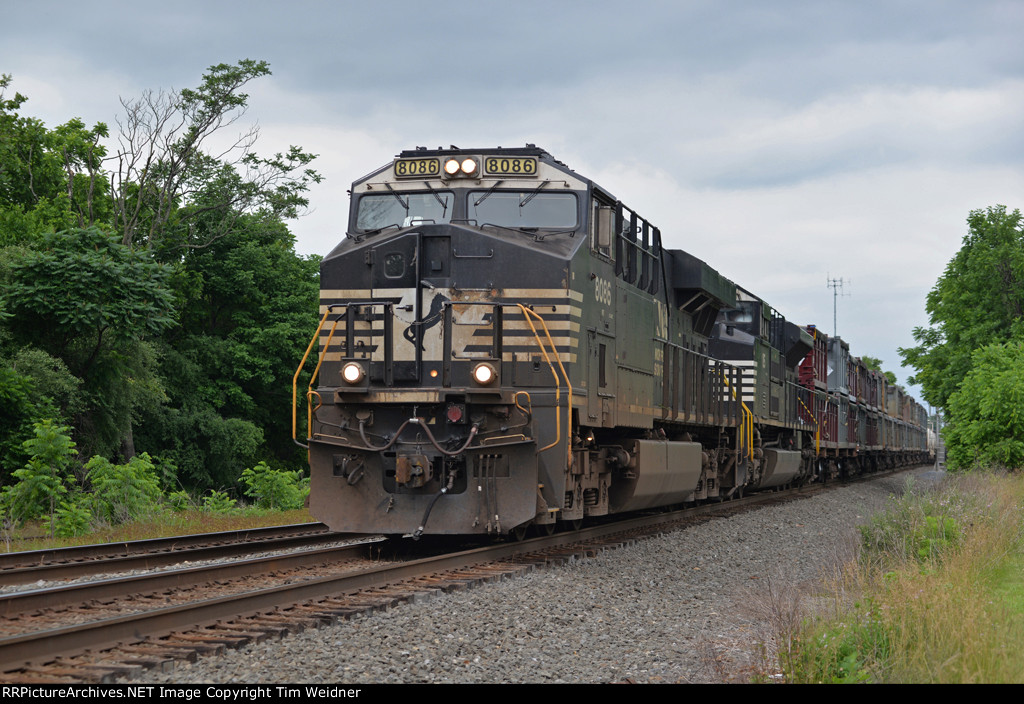 NS 8086 at Laurel with a moody sky